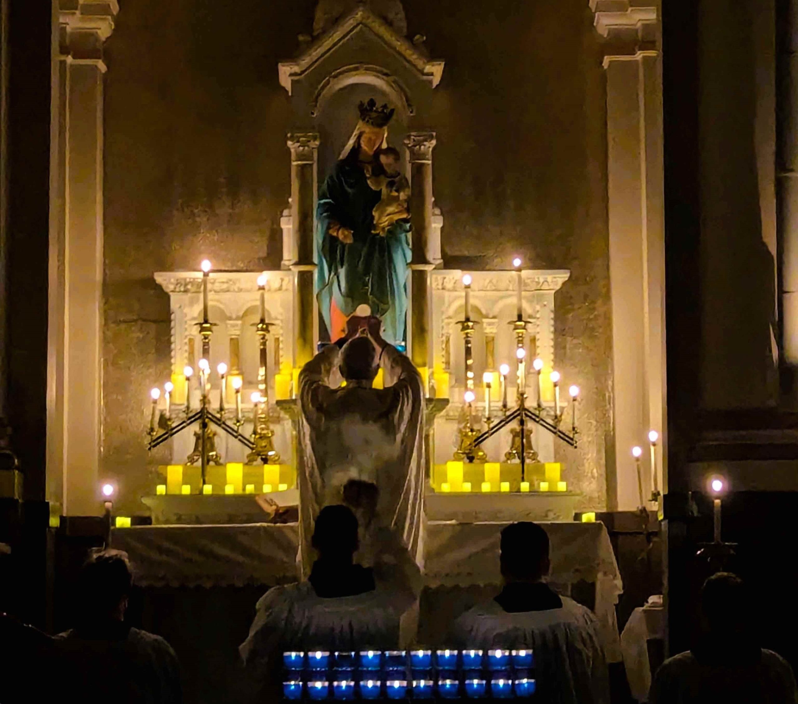 Holy Communion – Divine Mercy & St Bernard